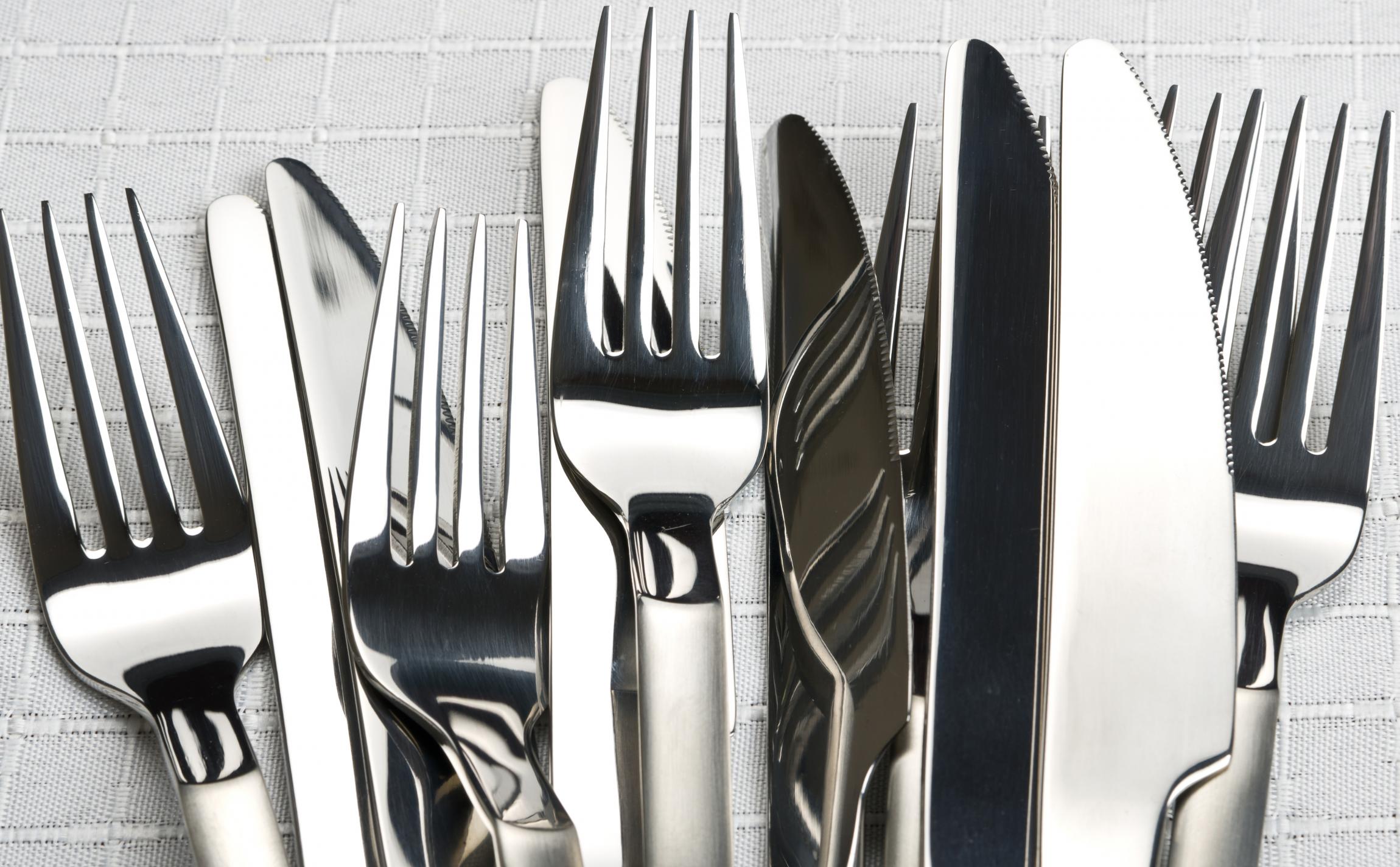 Madklubmad: Sådan laver du mad til mange | Samvirke